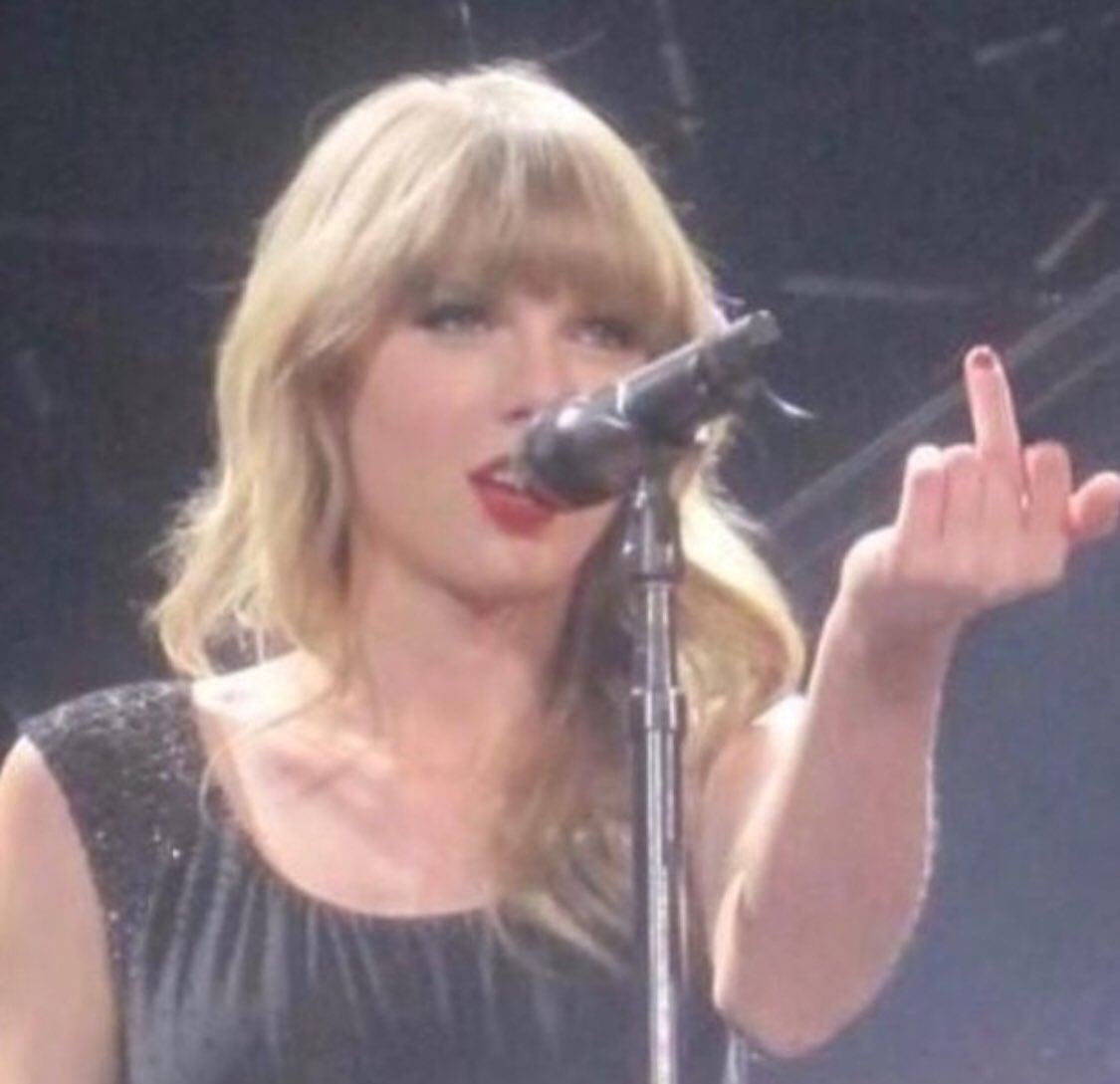 BREAKING NEWS: Taylor Swift announces the end of her legendary show, saying, “I’m moving to ...